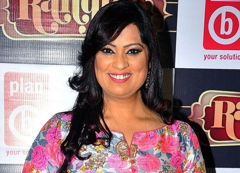 15 Best Indian Female Singers: Voices That Mesmerise